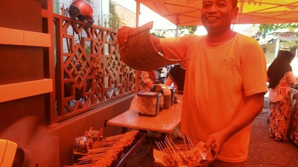 Sate Susu Sapi, Makanan Andalan Buka Puasa di Denpasar - Liputan Online ...