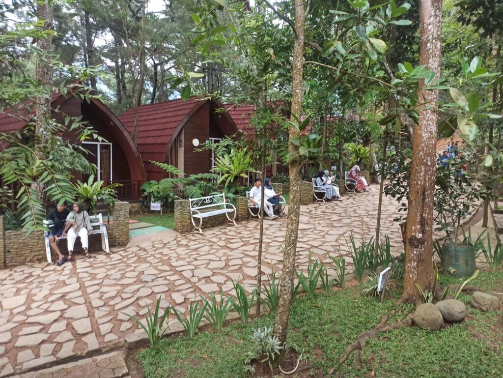Wisata ke Pijar Park, Ada Beragam Wahana, Spot Selfie hingga Villa View ...