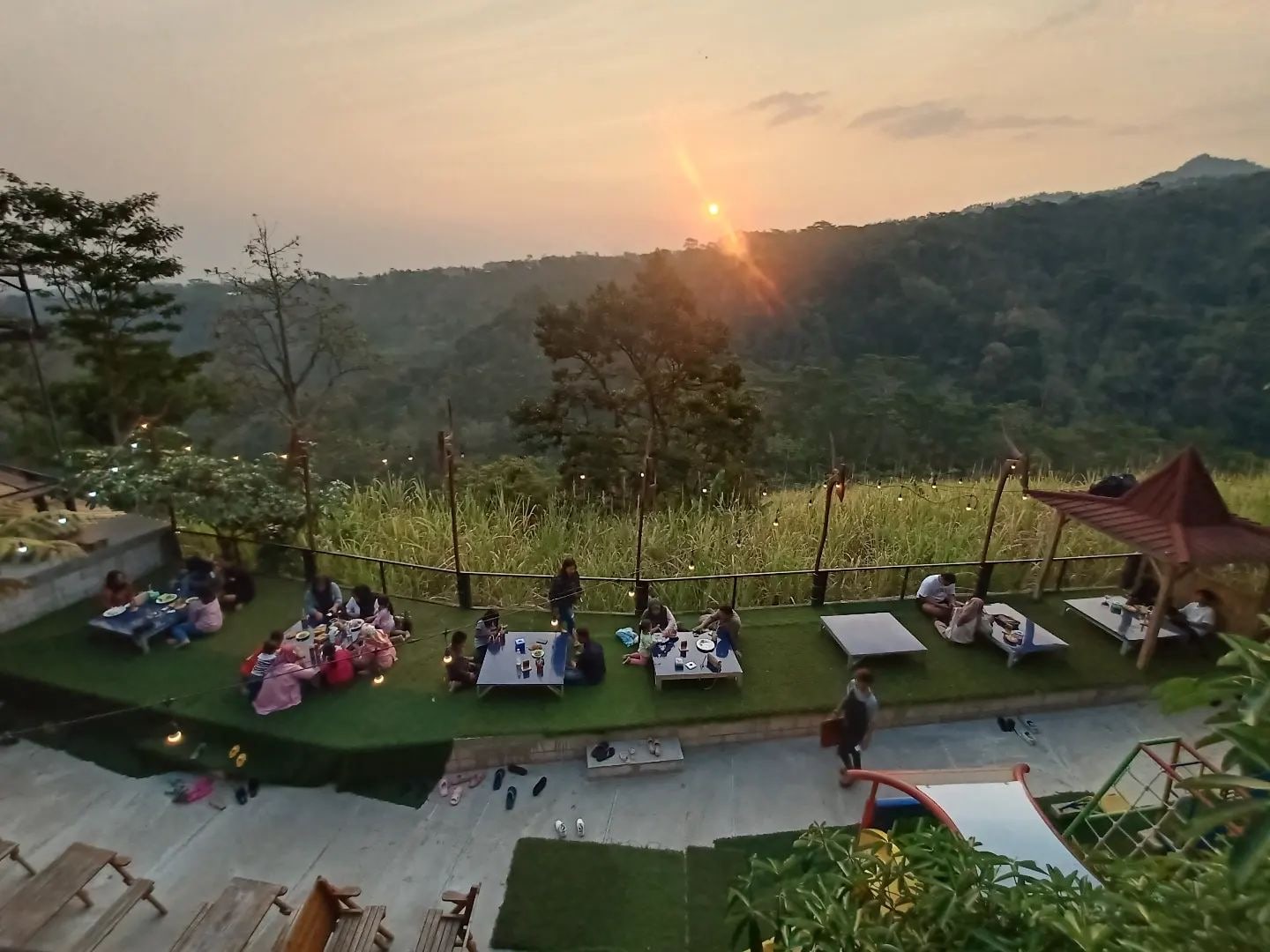 Condro Moeria di Kudus, Café Instagramable Sembari Nikmati Alam Gunung ...